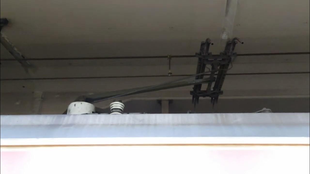 京葉線209系500番台 ケヨ34編成 パンタグラフ下ろし - YouTube