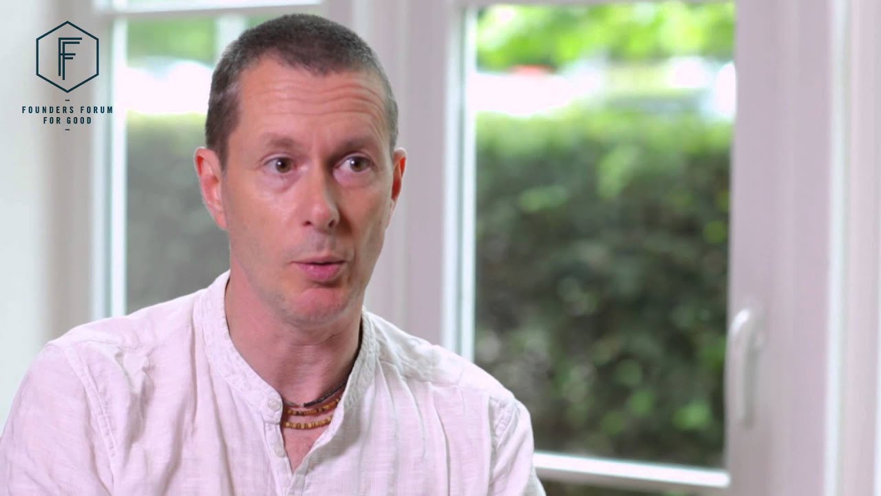 Bitesized Insight from Ken Banks of Kiwanja - YouTube