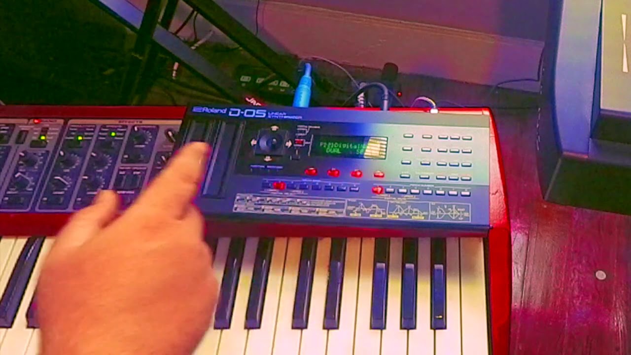 Roland D05 Review/Demo - YouTube