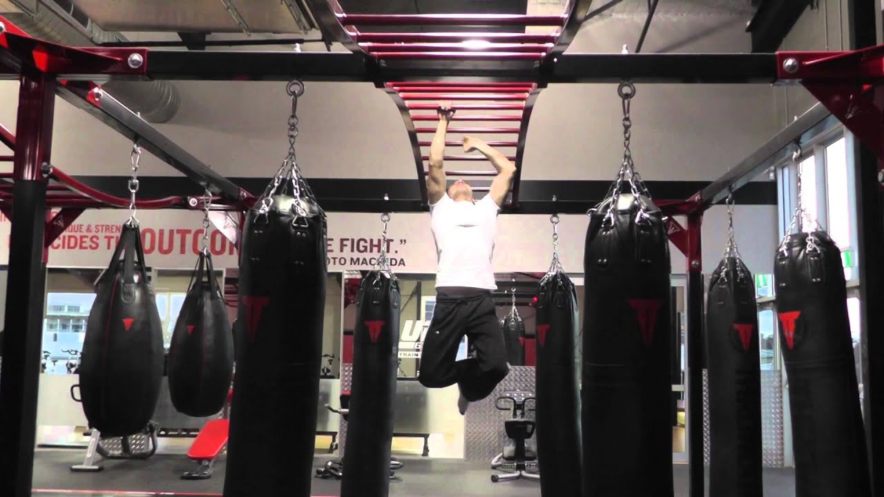 Train Like an MMA fighter workout #8 monkey bars backwards. - YouTube
