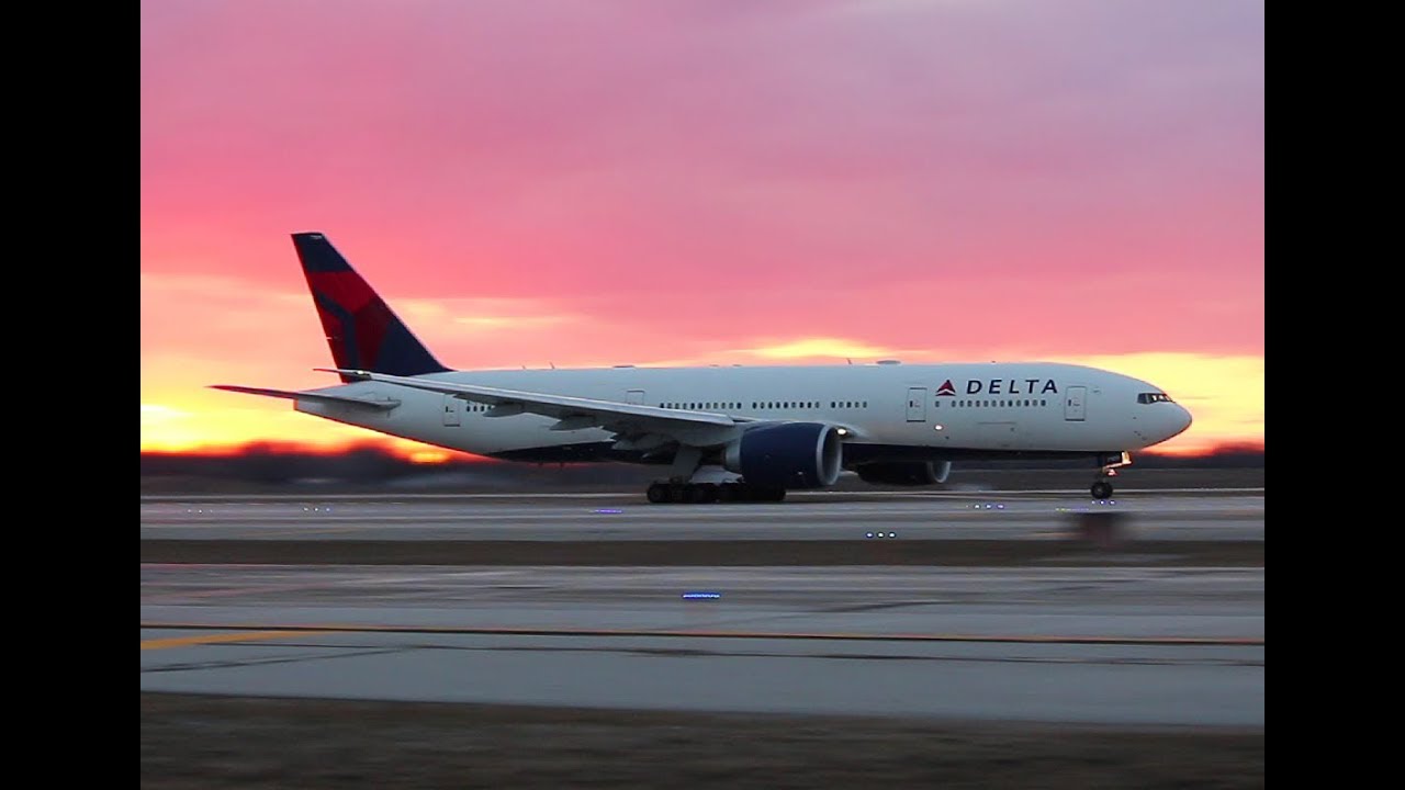 Sunset Delta 777 take off, DTW. - YouTube