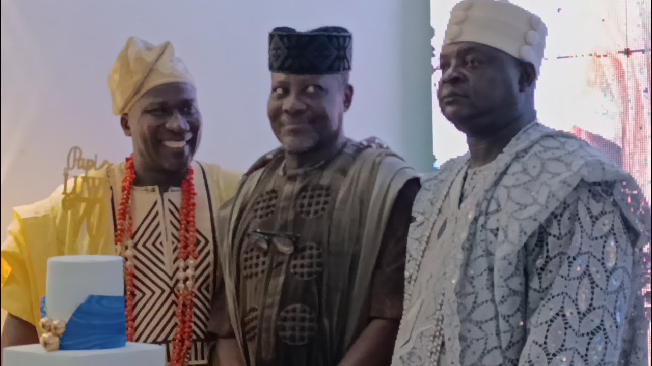 SUNDAY OMOBOLANLE (ALUWE) SCATTERS THE DANCE FLOOR WITH DRAMATIC DANCE ...