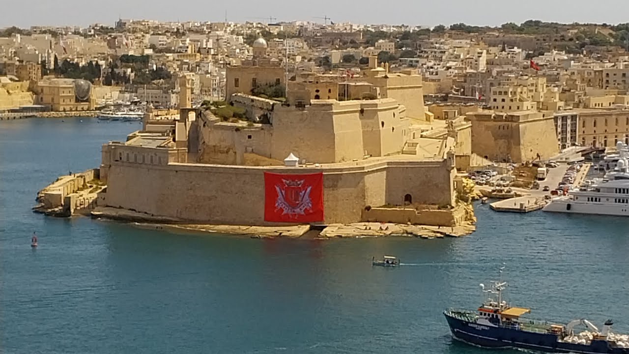 Panoramic views from the top of Fort St Angelo in Malta. - YouTube