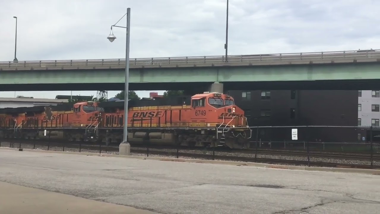 RailFanning at Kansas City #2: BNSF Covered Hopper Train - YouTube
