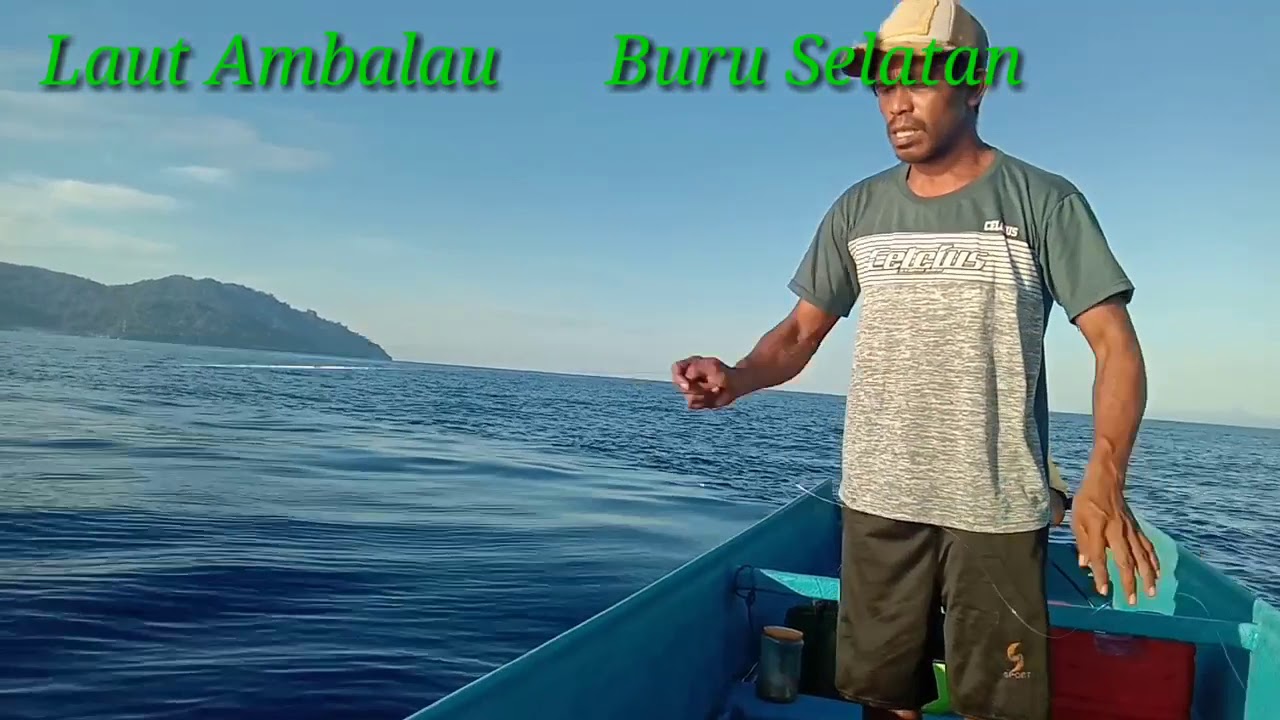 Strike, Mancing Unik Di Laut Ambalau Kabupaten Buru Selatan - YouTube