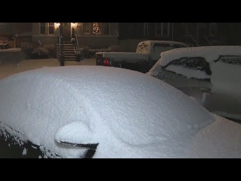 Expect wet morning commute as snow coats Chicagoland - YouTube