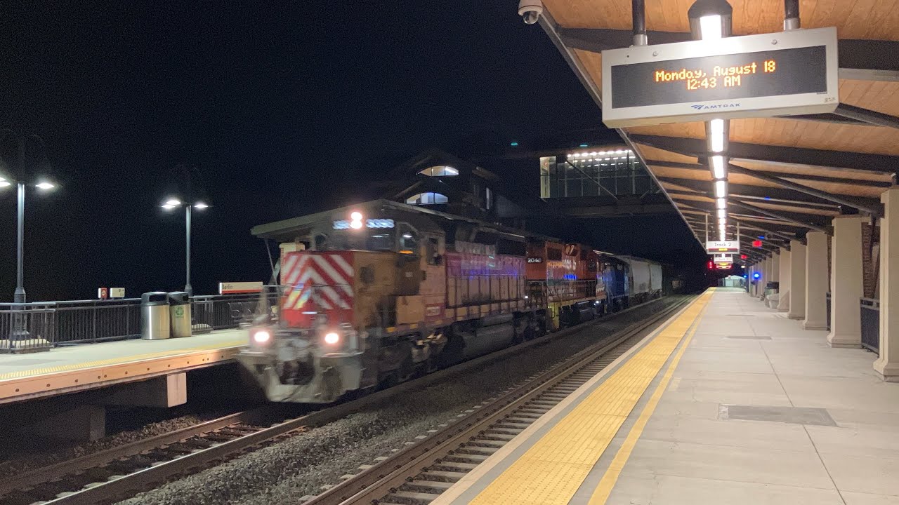 CSO-1 glides thru Berlin with an SW1001 (GMTX 74) in tow. - YouTube