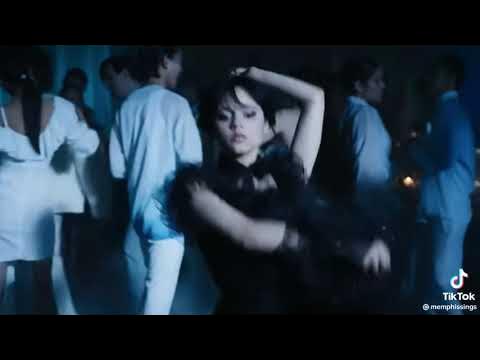 Bloody Mary! Dancing Wednesday! Der Wednesday Tanz. Ich liebs ️ #wednesday - YouTube