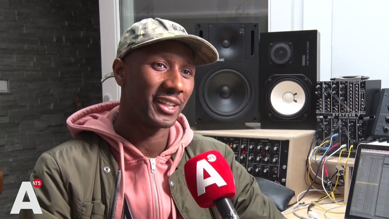 Laptop met nieuw album van rapper Dio gestolen - YouTube