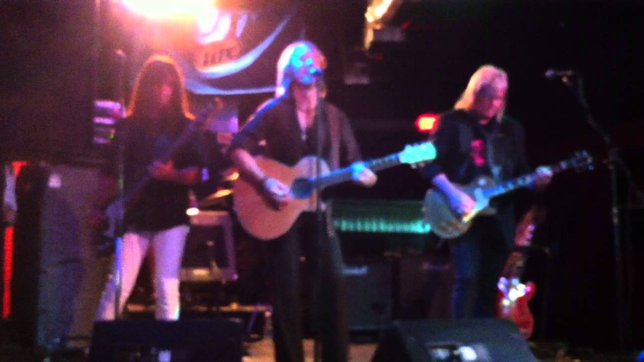 Three Forks Road perform A Good Day For The Blues - YouTube