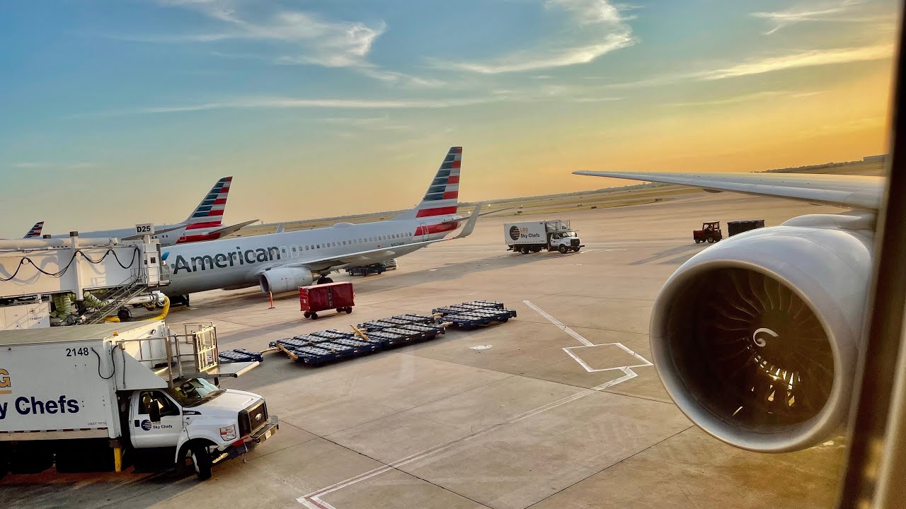 BEAUTIFUL Boeing 777-300ER Engine Start - YouTube