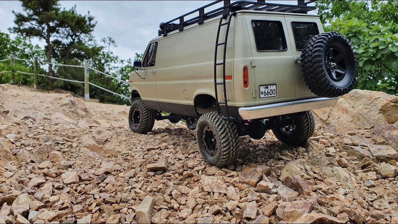 RC FORD Econoline 250 VAN | 3d printed RC car | Boomracing Defender110 ...