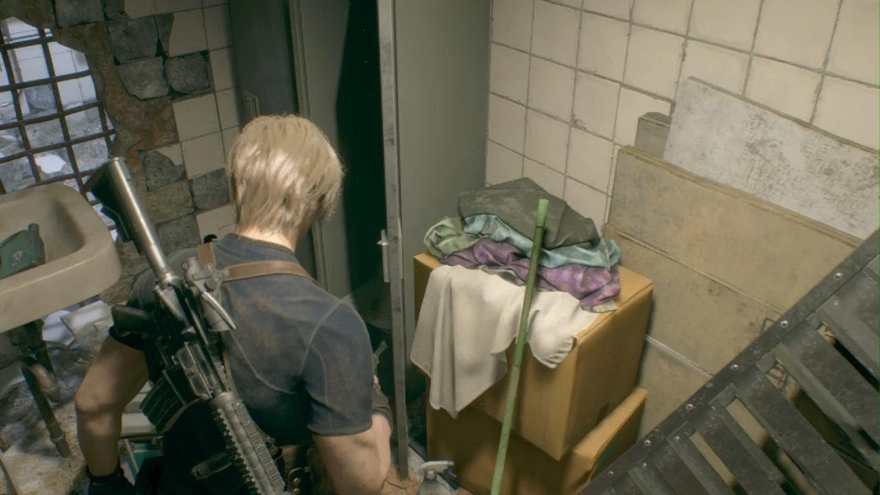 Resident Evil 4 jump scare - YouTube