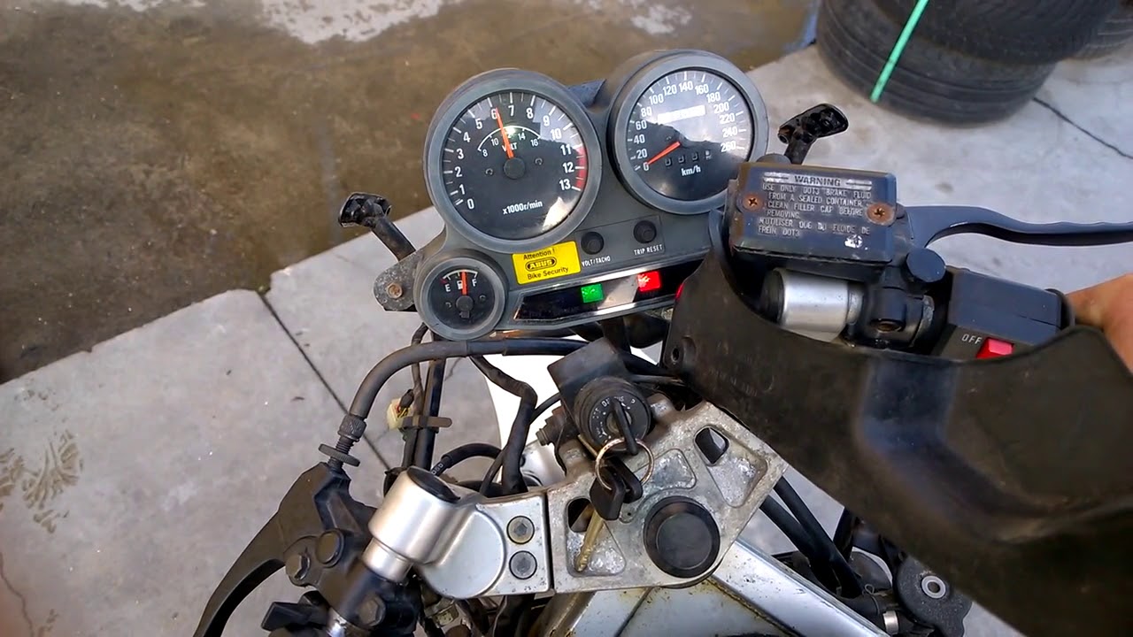 Kawasaki GPZ 600R - YouTube