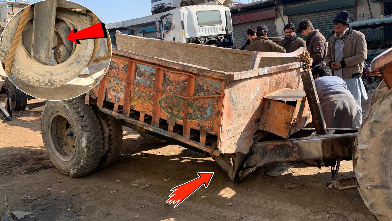 Heavy Load Disaster! Tractor Trolley Frame Breaks in Two - Watch the ...
