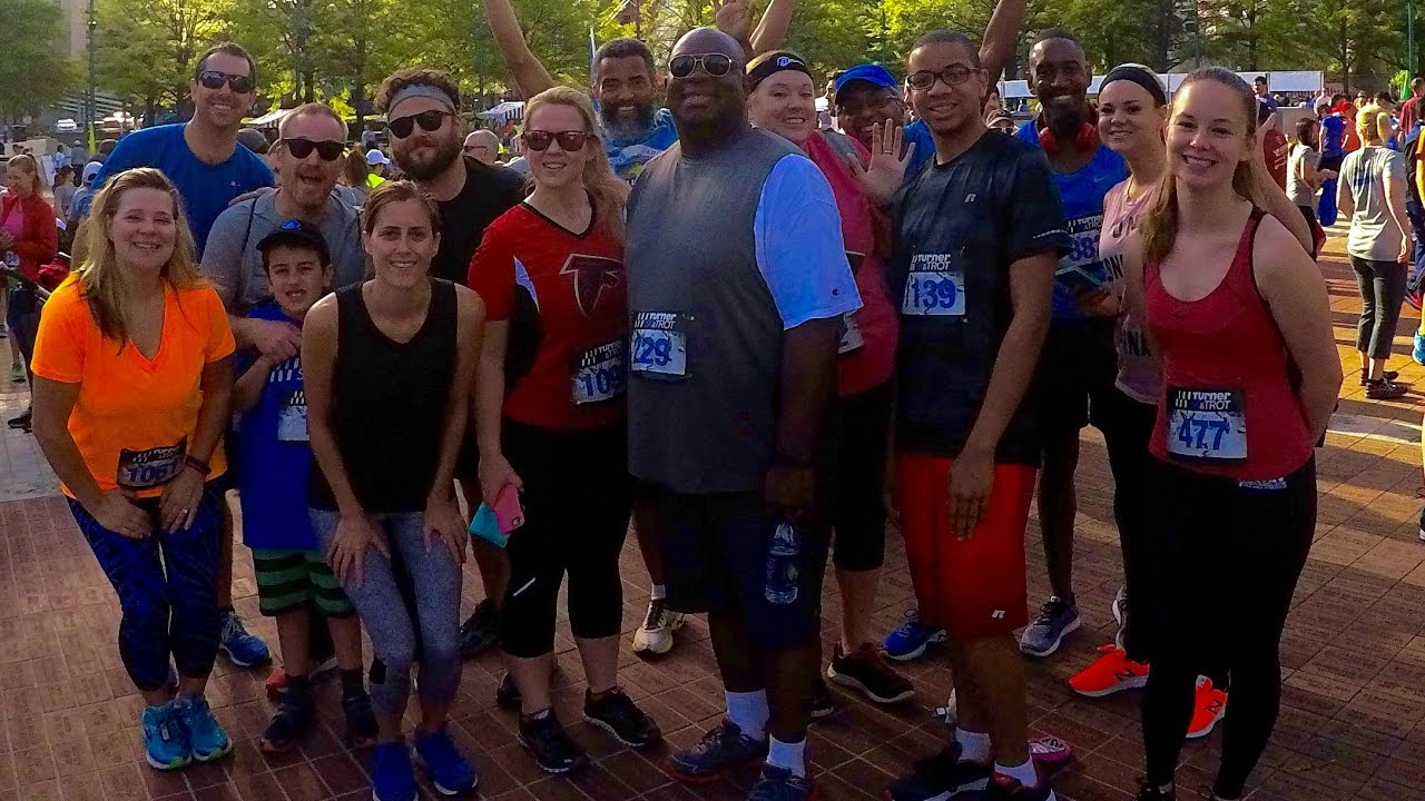 Reporters who run - YouTube