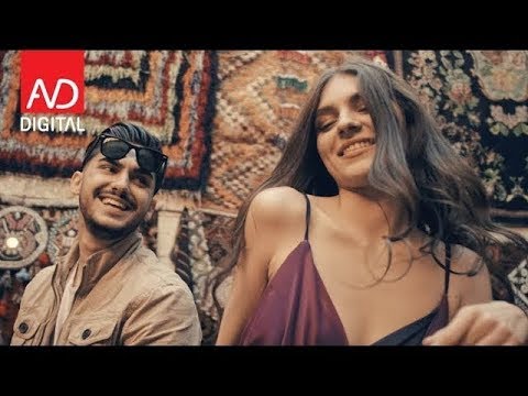 Butrint Imeri Xhanem - Ngre Publikun Dhe Këndon Live Me To