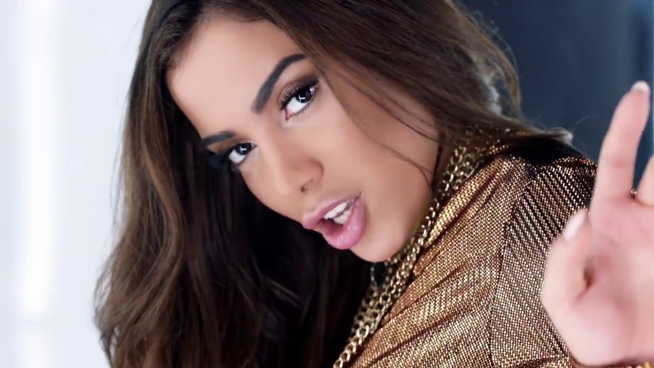 Anitta Si O No feat Maluma Video Oficial HD - YouTube