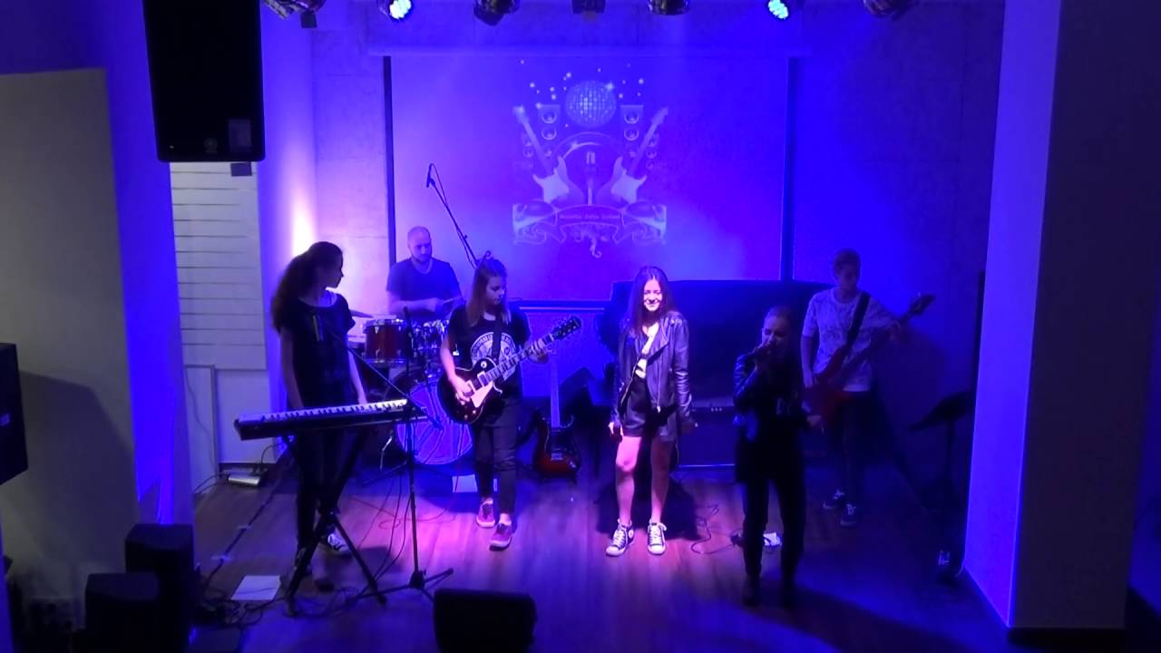 ADG (Girls) - Supermassive Black Hole (Muse Cover) - YouTube