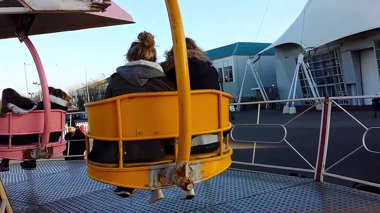 Paratrooper (ON-RIDE)@ Butlins Minehead - YouTube