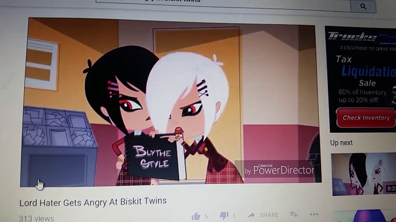 Raven gets angry at biskit twins - YouTube