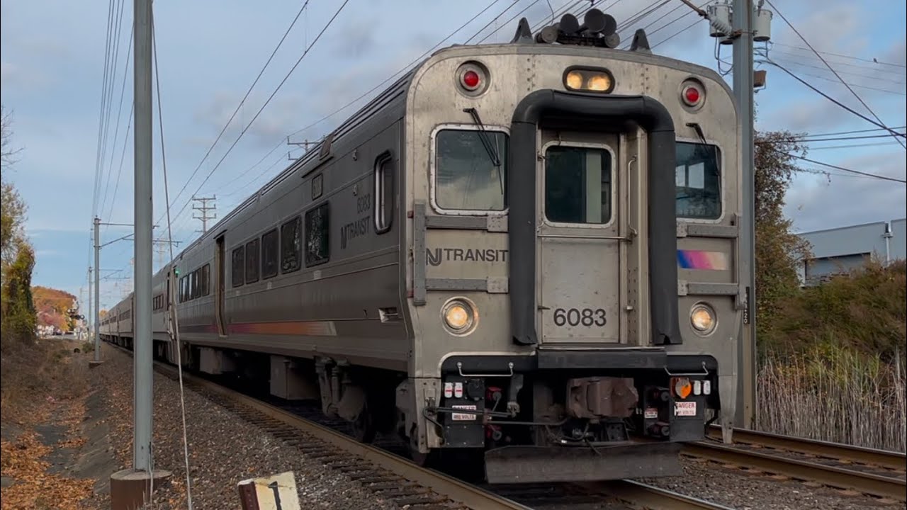 NJ Transit ALP-46A #4633 NJCL Train 3234 Silverside Ave Little Silver NJ - YouTube