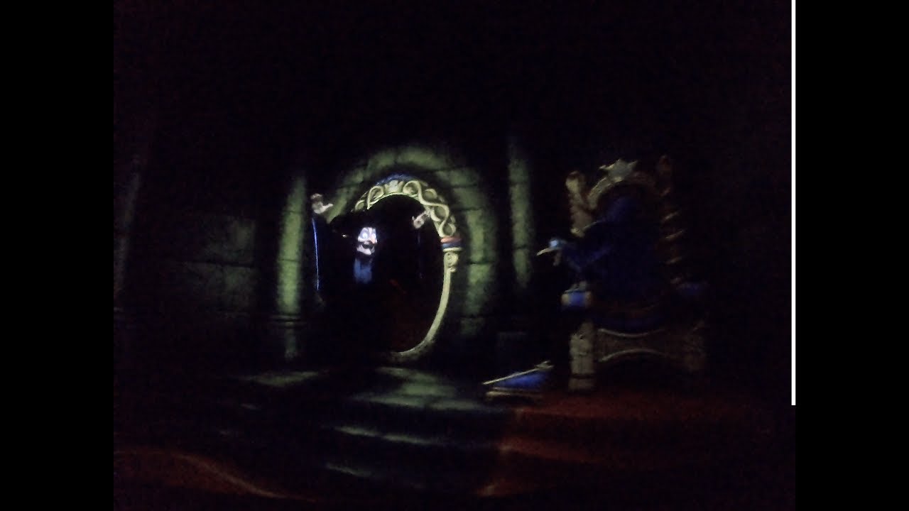 Tokyo Disneyland Snow White's Adventures - YouTube