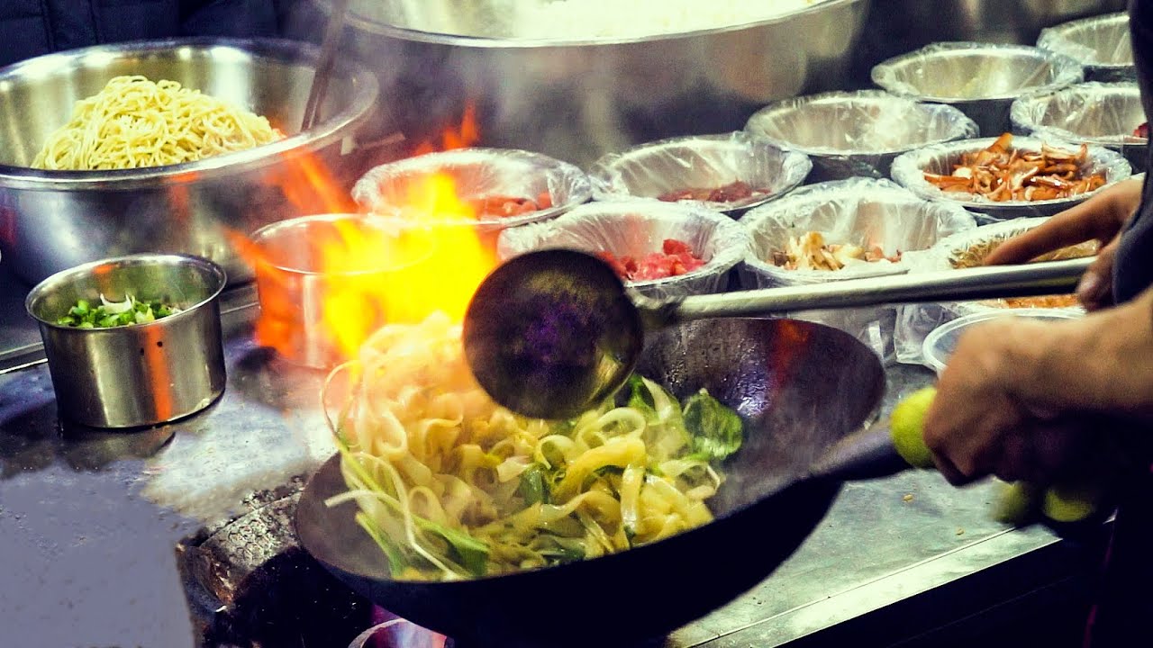 Chinese Street Food -The best egg fried rice fried rice noodles, super ...