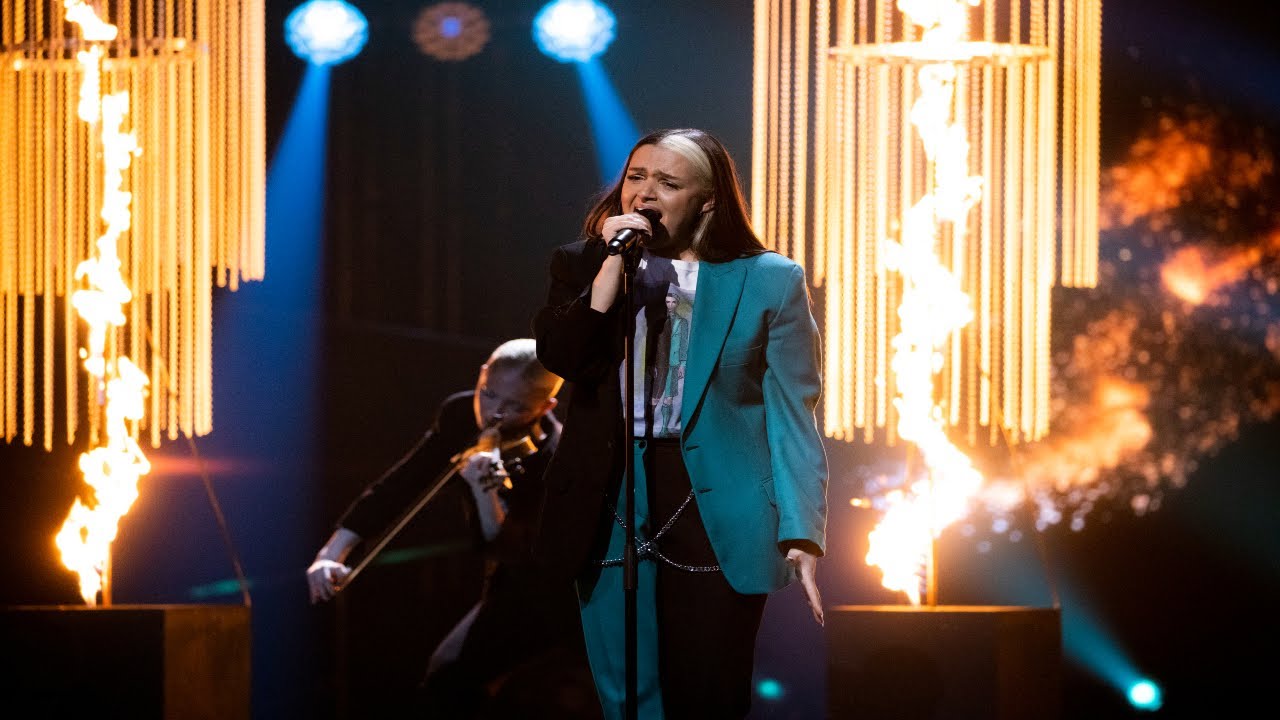 Farida - Dangerous (Official Live Performance) - YouTube