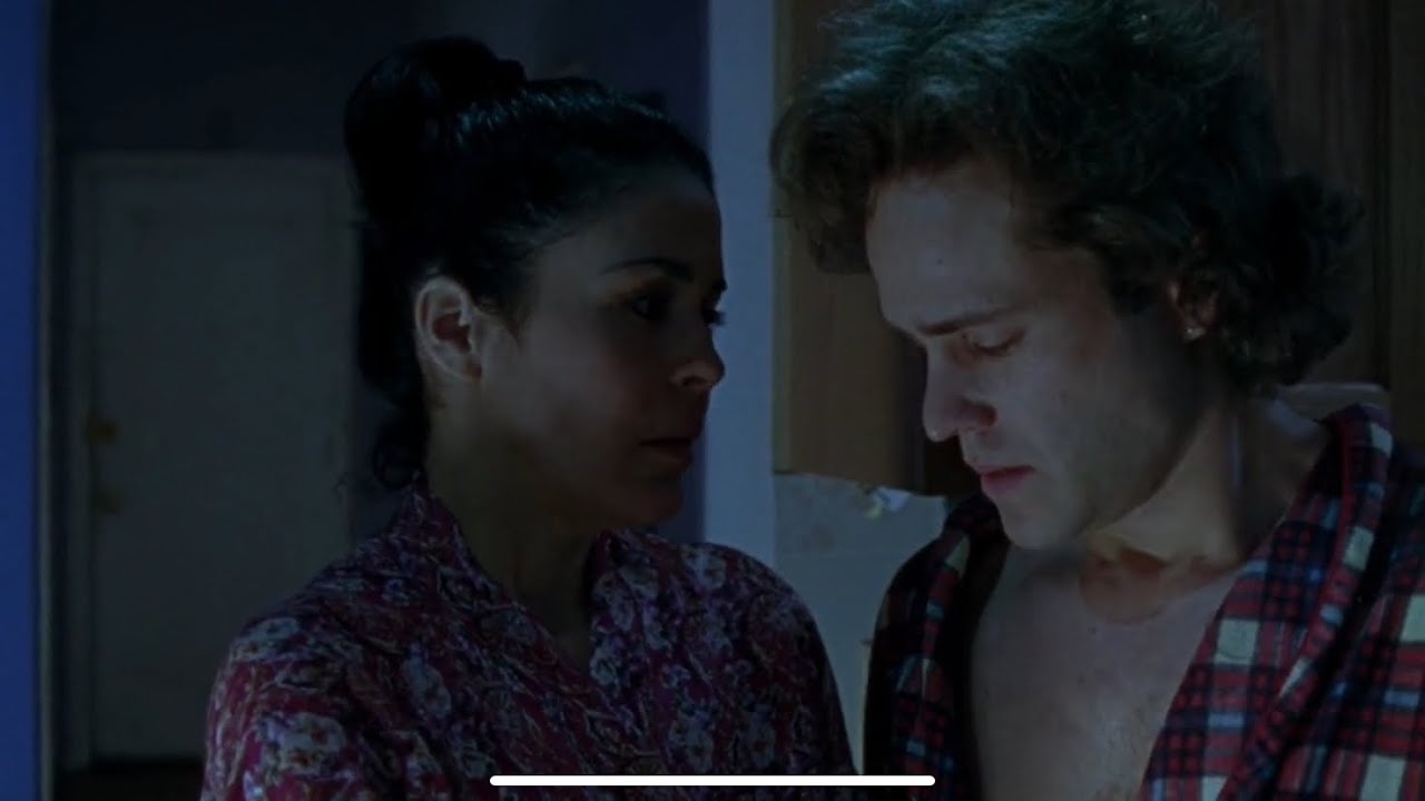 Eine verbotene Liebesbeziehung zwischen der Mutter und dem Diener ...