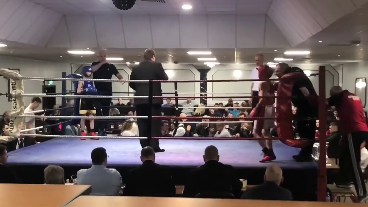 Mason salmon vs Lewis wardrope Springhill boxing show Dec 2019 - YouTube