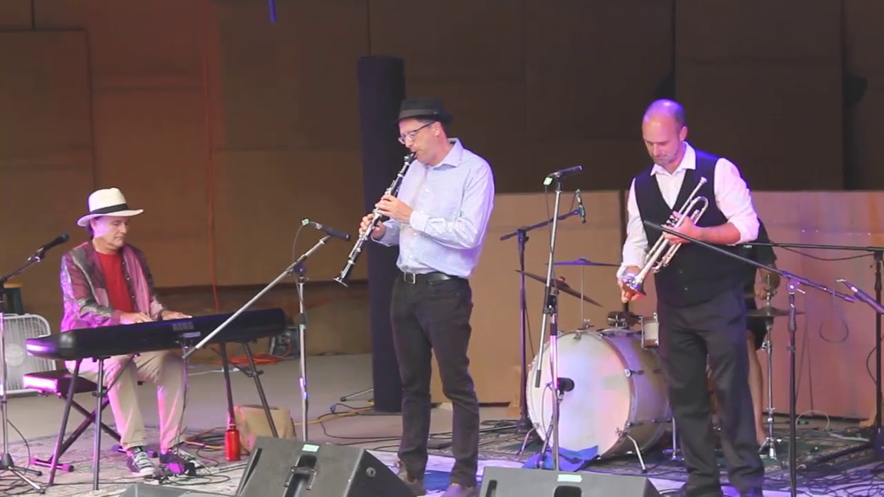The Bastion Band at the Chemainus Jazz Festival - YouTube