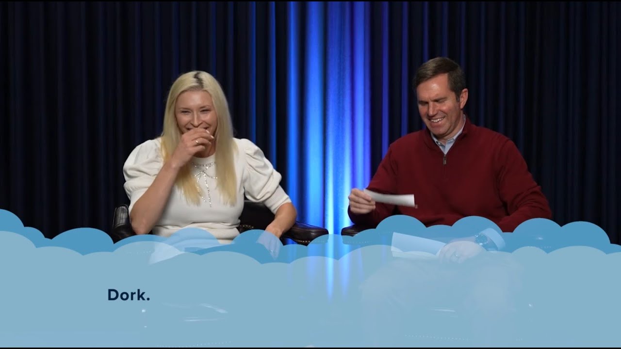 Beshear family reads mean tweets in lighthearted video - YouTube
