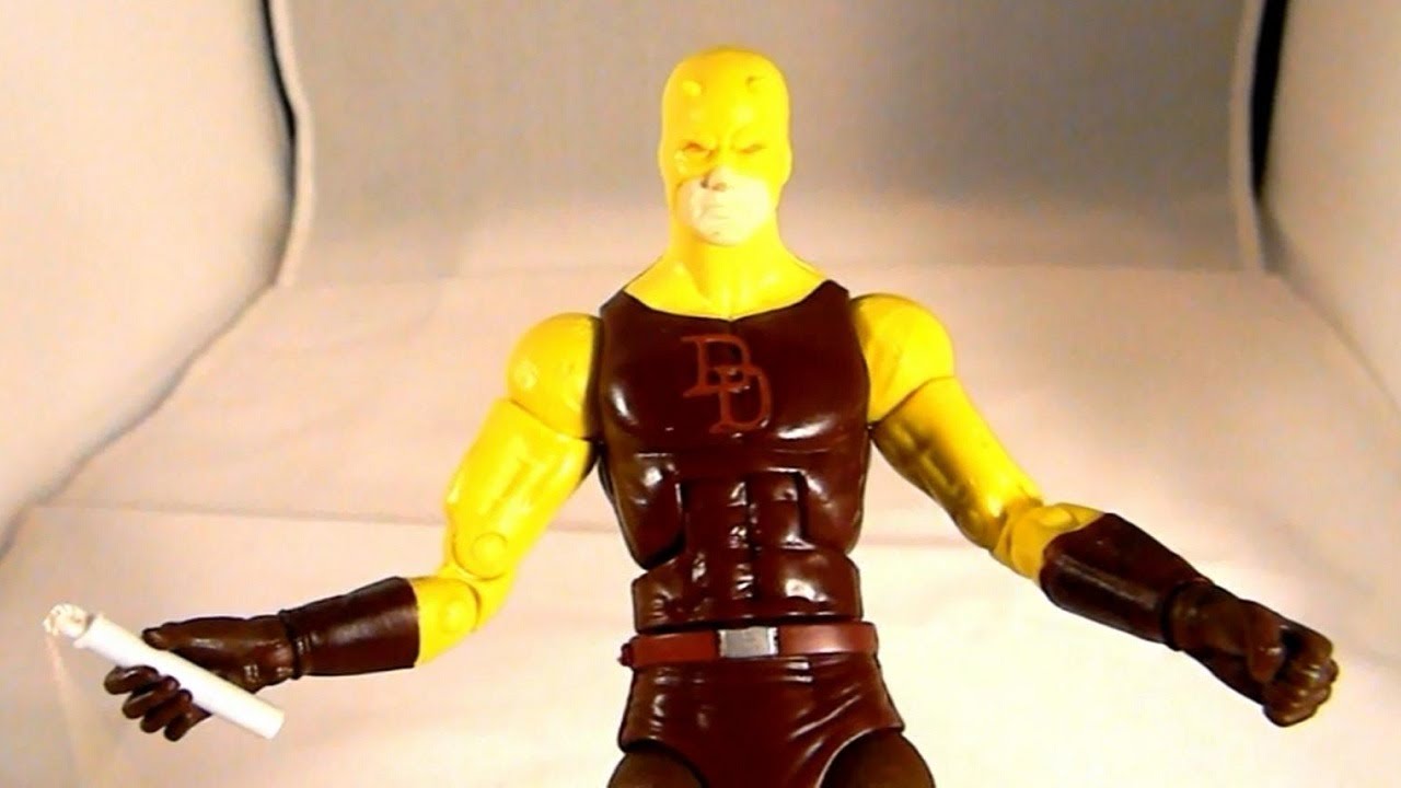 Marvel Legends Daredevil yellow action figure review (Hasbro) nemesis ...