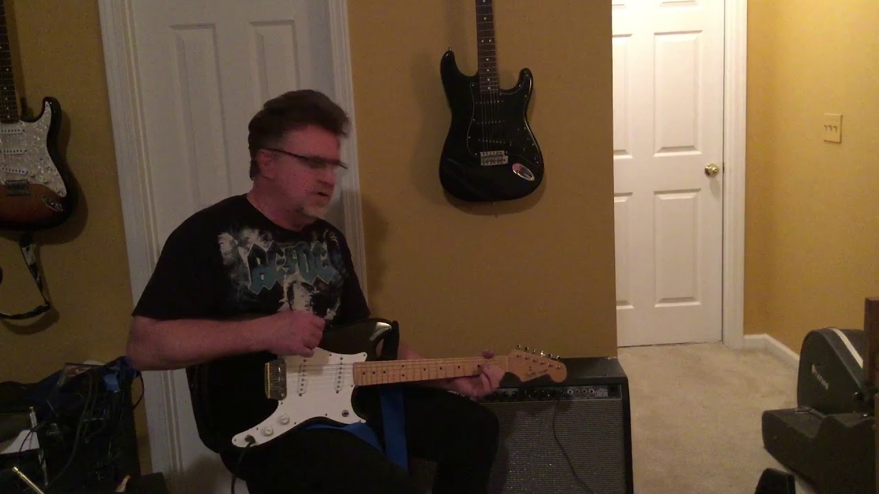Fender Duo-Sonic 1990’s MIM - YouTube