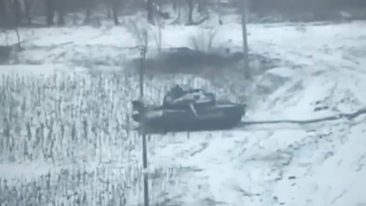 Russian T-80 Tank Destroyed By Direct Hit #shorts - YouTube