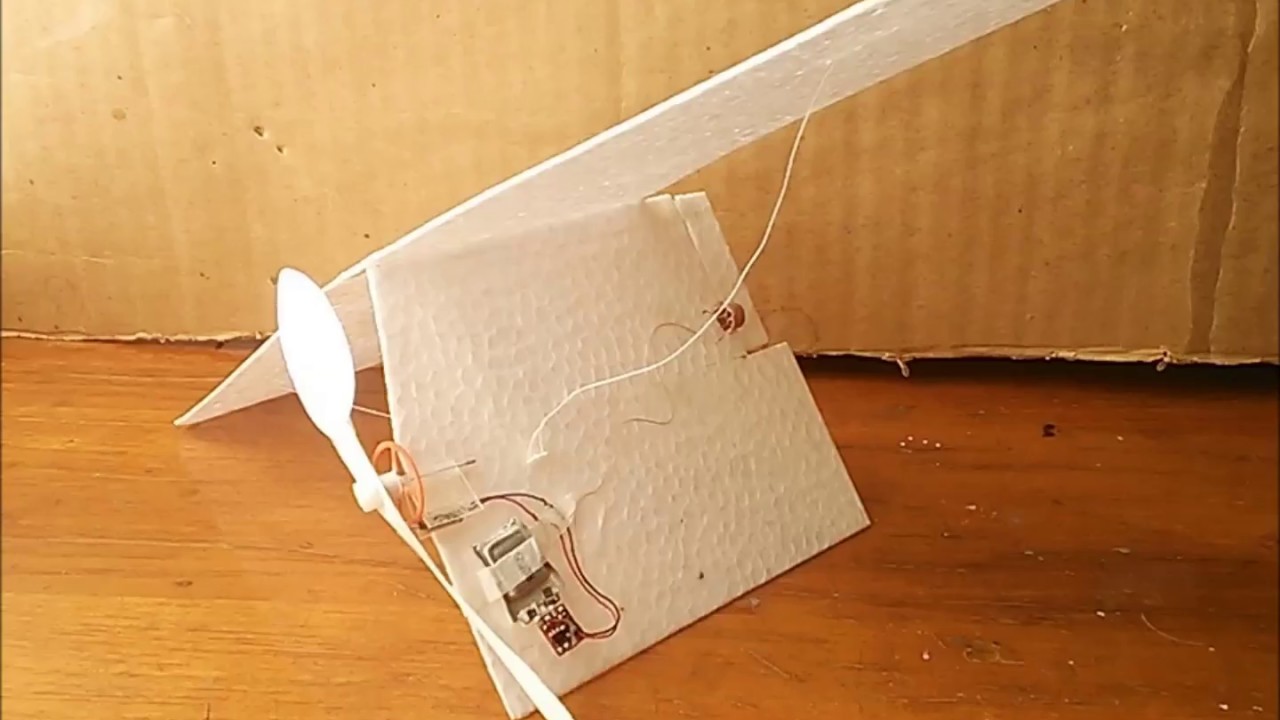 Simple Folding Wing(Flat-plate Tailless) - YouTube