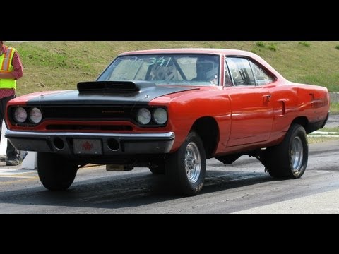 1970 PLYMOUTH ROAD RUNNER DRAG RACING IN 2010 AND 2011 - YouTube