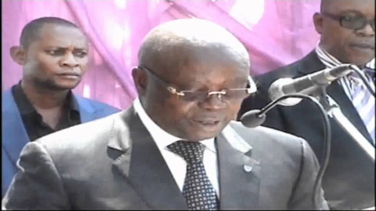 Hommage de la Ville de Kinshasa à Feu Sakombi Inongo - YouTube