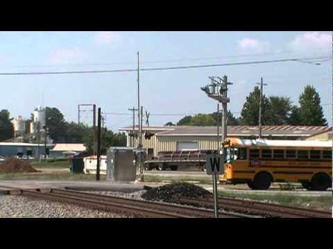 3 Way Crossing Traffic.mpg - YouTube