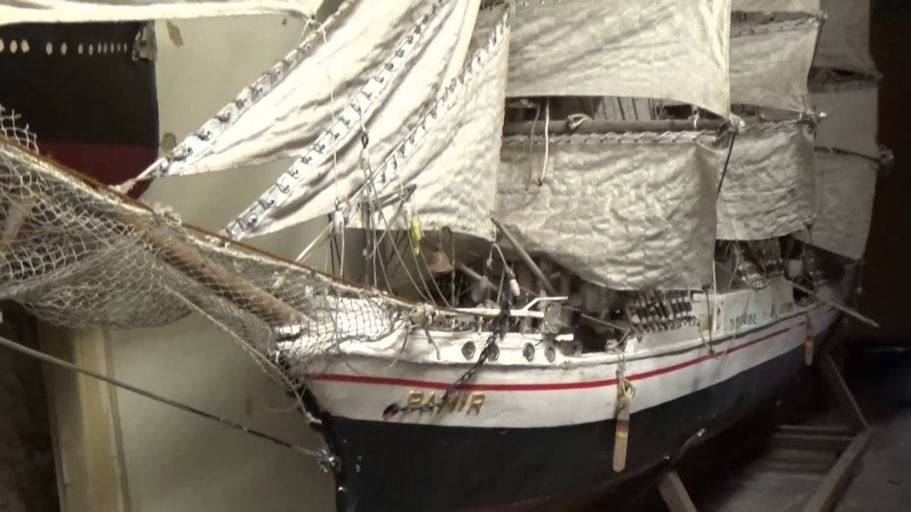 Rob van Rees - expositie modelbouw boten - YouTube