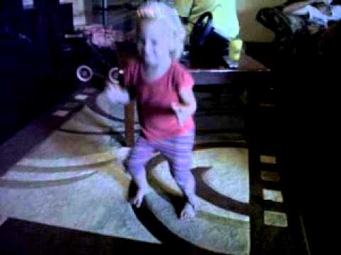 raven dancing 2yrs old - YouTube