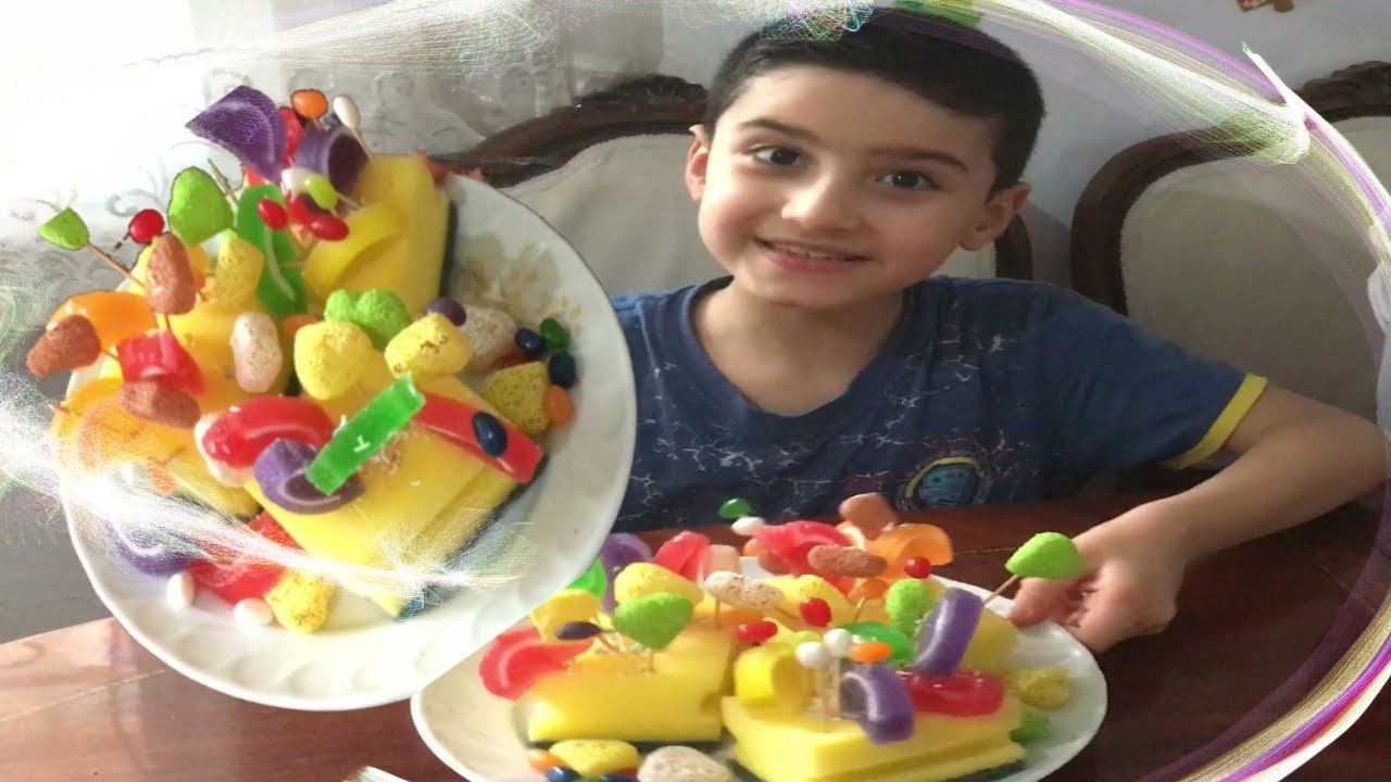 Decorating a dish of jello, different types and colors of jello - YouTube