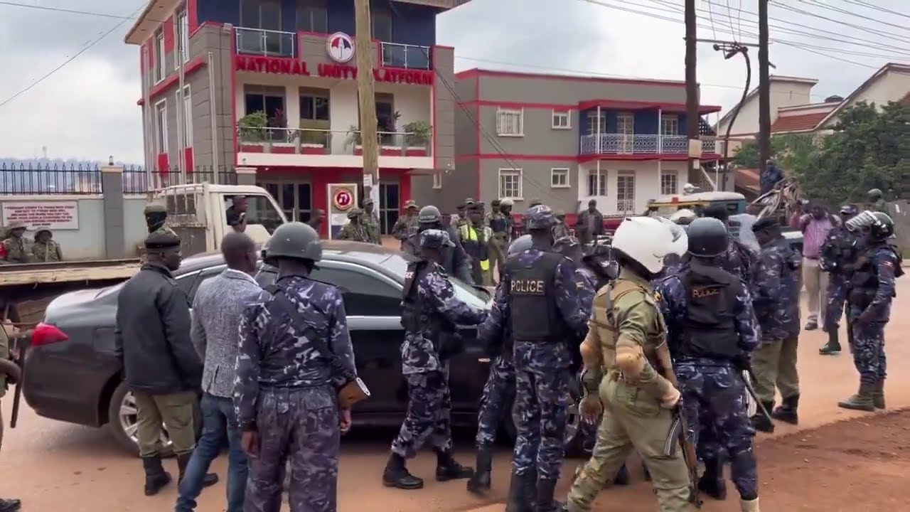 WATCH CURRENT SITUATION IN UGANDA AS MUSEVENI DEPLOYS THOUSANDS OF ...