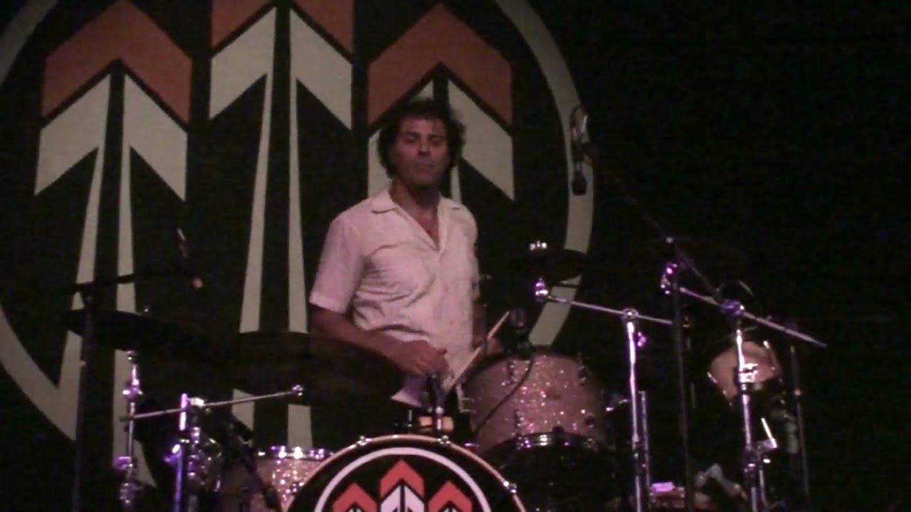 John Butler Trio solo nicky bomba 2010 melkweg - YouTube