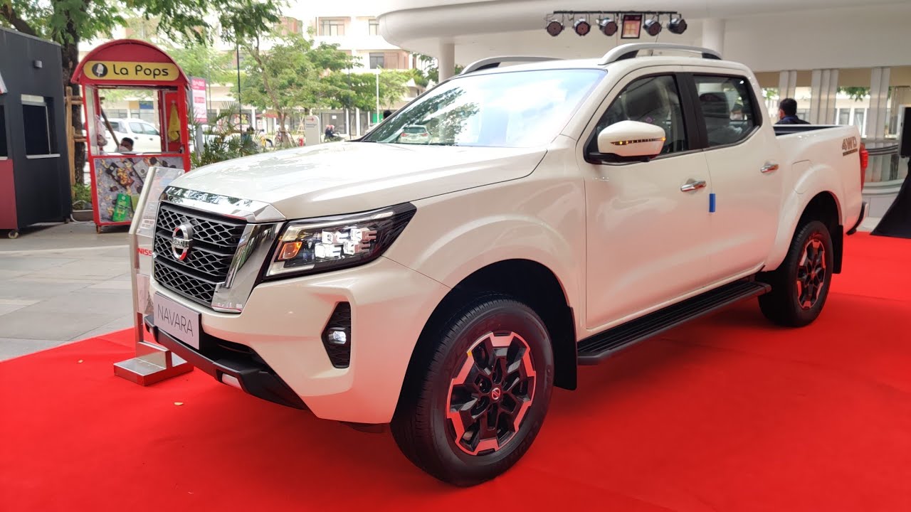 2022 Nissan Navara White Color - 5 Seats Pick Up | Exterior and ...