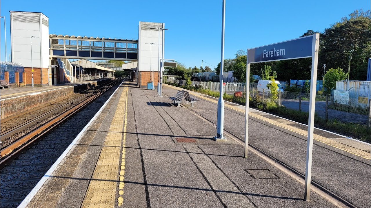 Fareham Railway Station 4/5/2024 - YouTube