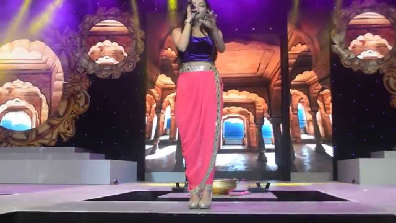 Shruti Rane live.. Main tenu Samjhawan - YouTube