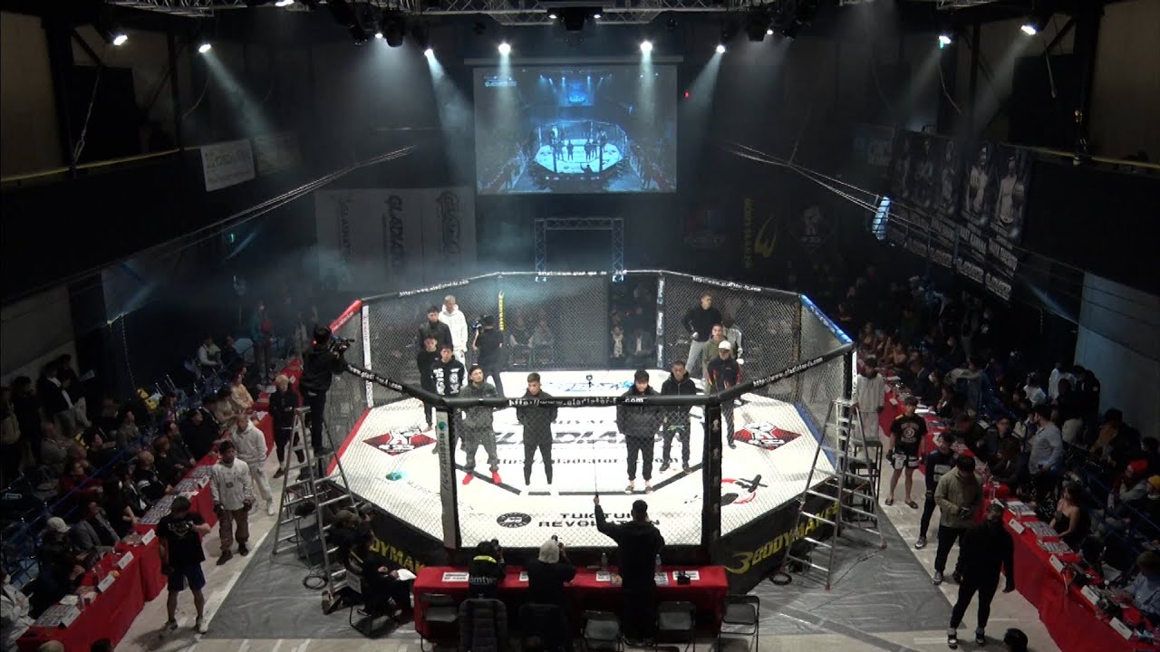 【GLADIATOR 025】全選手入場式 - YouTube