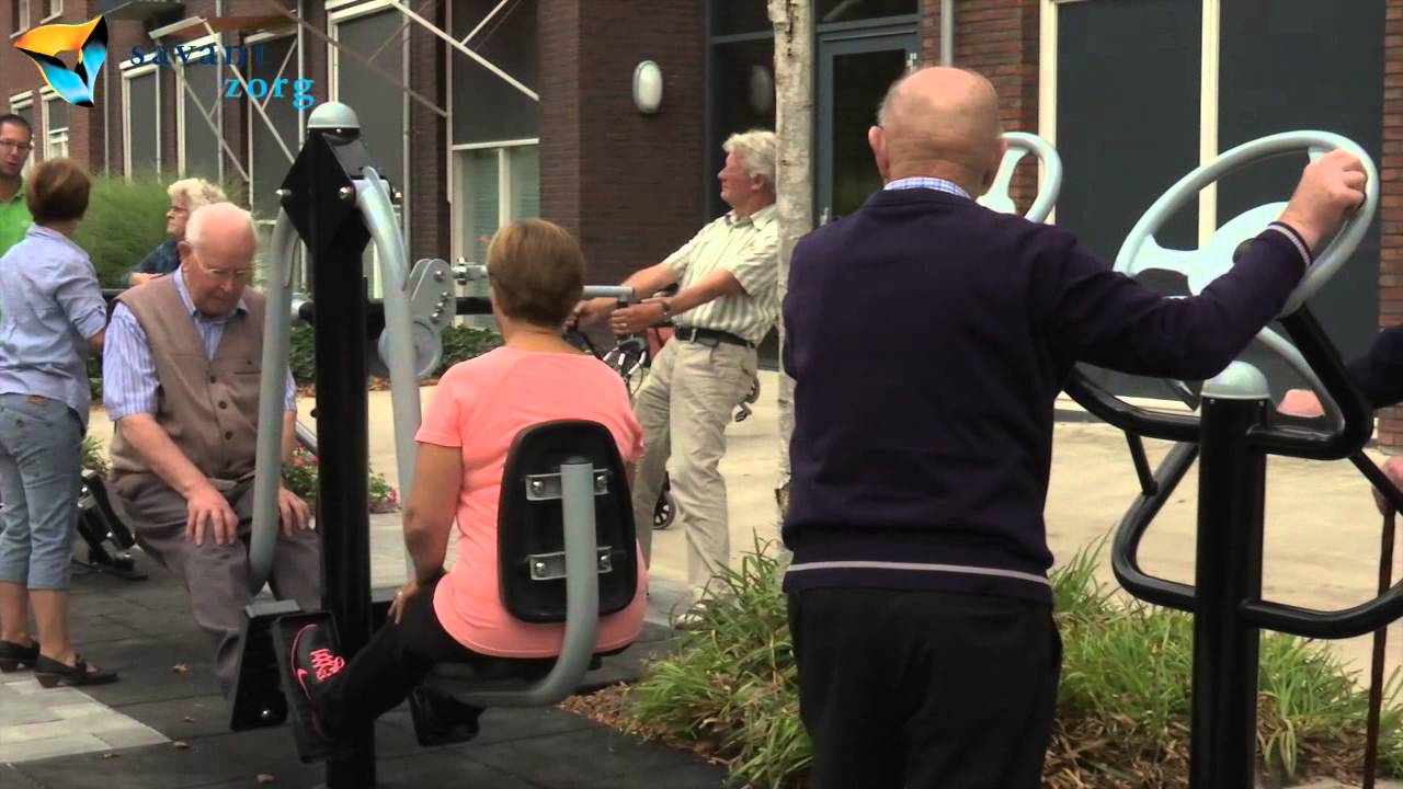 Outdoor fitness toestellen ouderen - Outdoor Toys Krimpen - YouTube